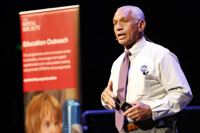 Nasa’s Charlie Bolden inspires children to reach for Mars - Science ...