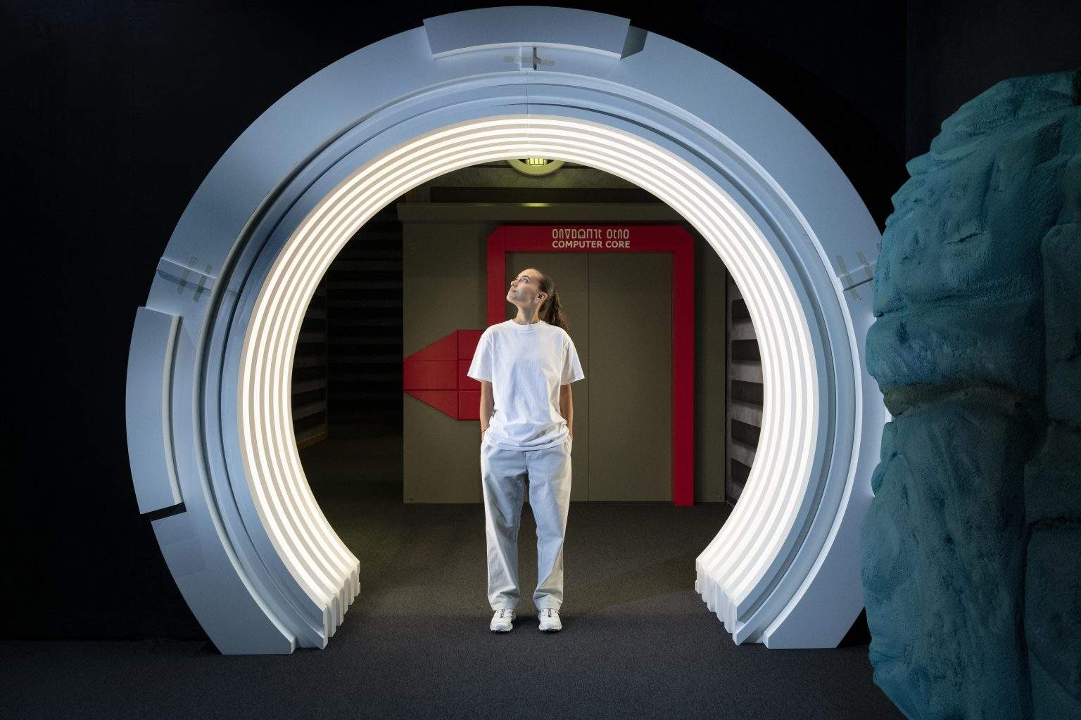 Introducing Science Fiction: Voyage to the Edge of Imagination ...